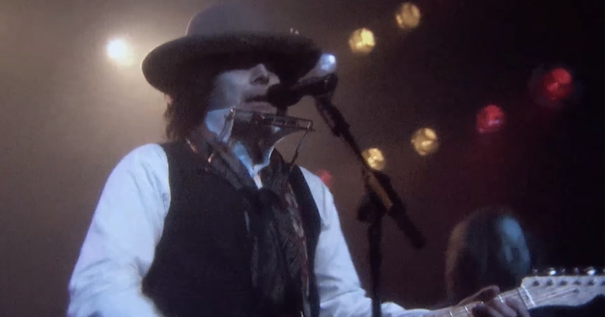 Jimmy Fallon as Bob Dylan sings Drake's 'Hotline Bling'