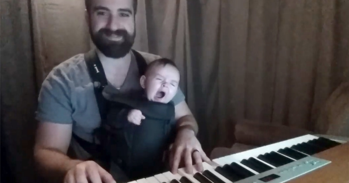 Dad woos baby to sleep with sweet piano lullaby