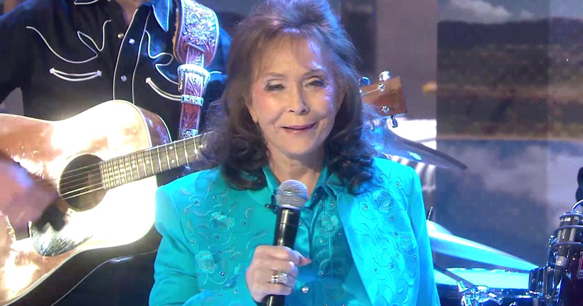 Loretta Lynn performs 'Everybody Wants to Go to Heaven' on TODAY
