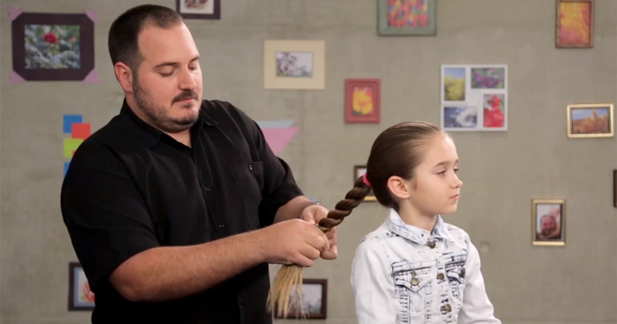 Single dad teaches art of braids, ponytails in adorable clips