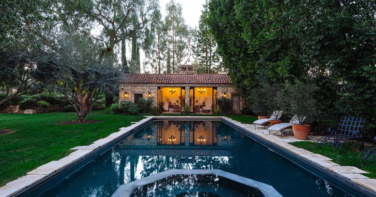 'Star Trek' actress Jeri Ryan lists California home