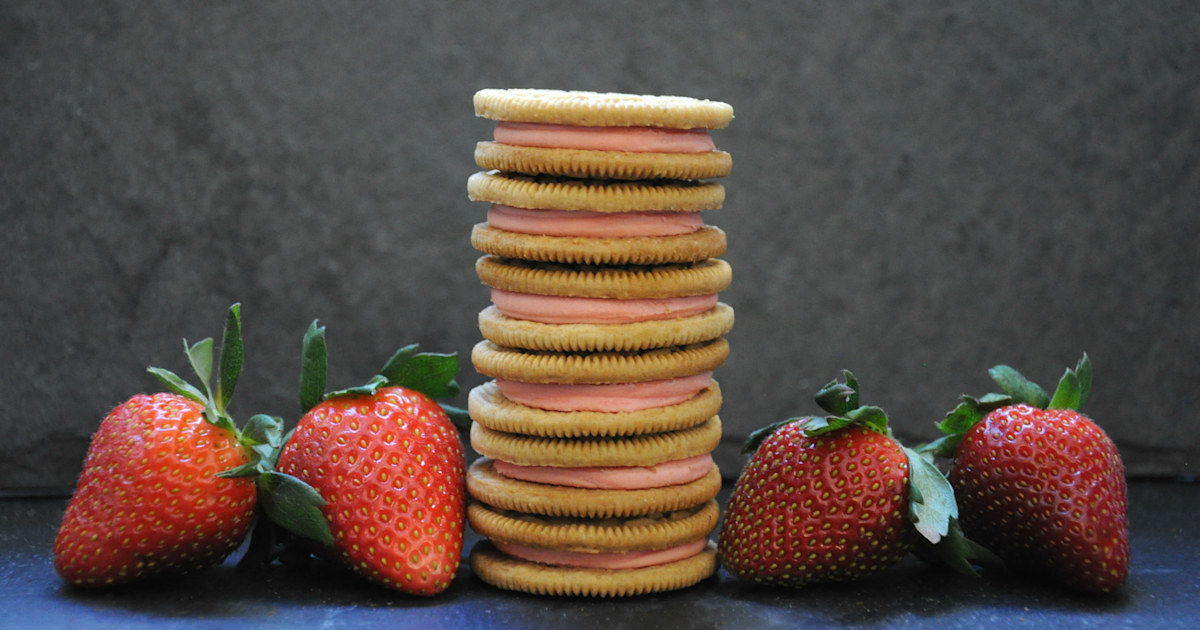 Strawberry Shortcake Oreos: We taste the new limited-edition cookies