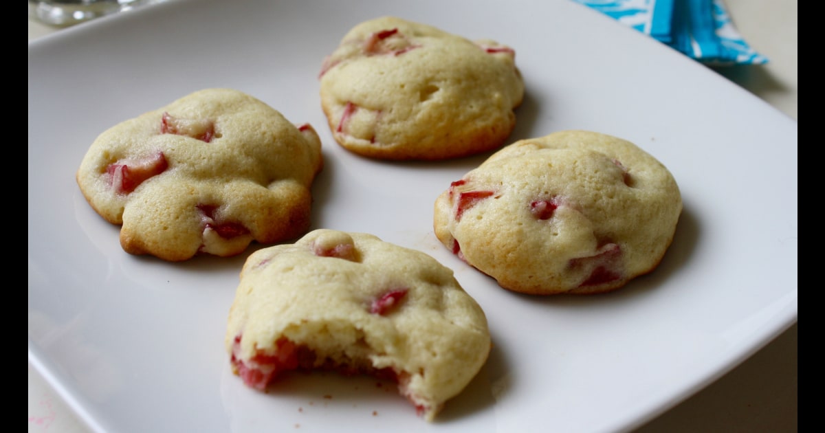 Sour Cream Rhubarb Cookies