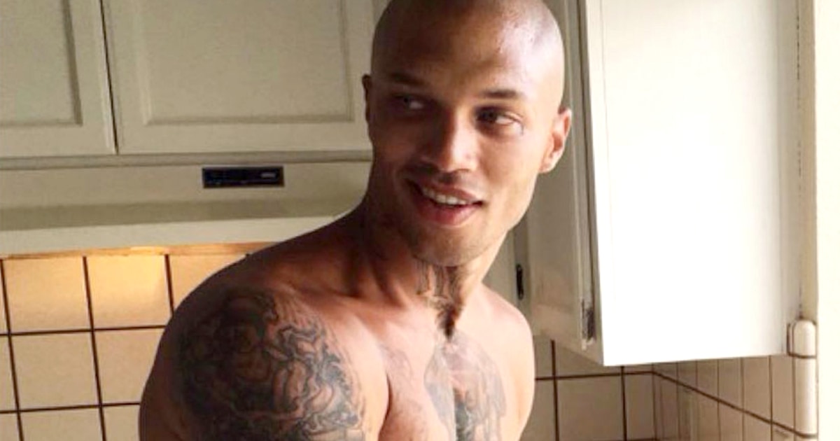 'Hot convict' Jeremy Meeks posts new headshot, fans sigh with delight