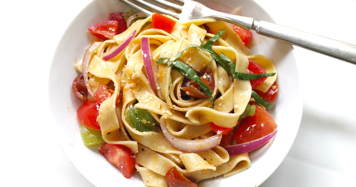 Easy Summer Pasta with Salsa Cruda recipe