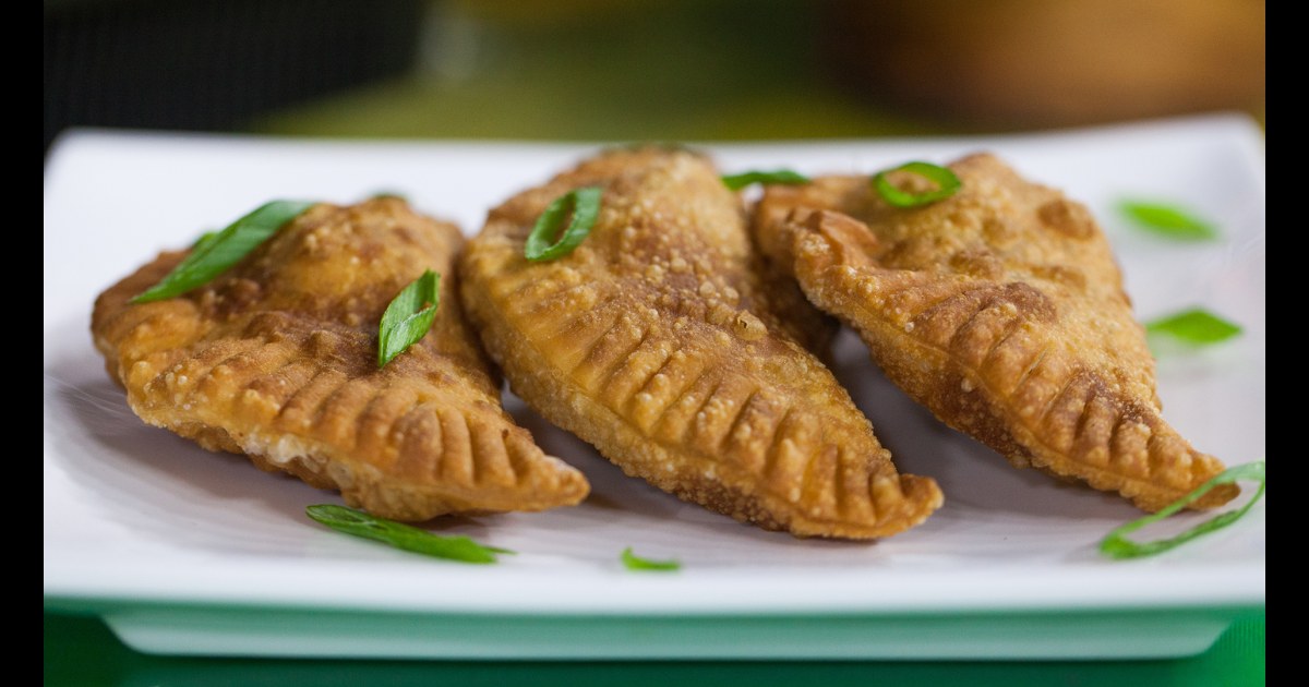 Pastel with Meat and Cheese (Pastel de Carne con Queijo)