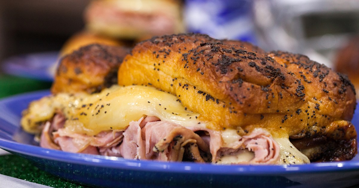 Siri and Carson Daly's ham sandwiches and pizza quesadillas