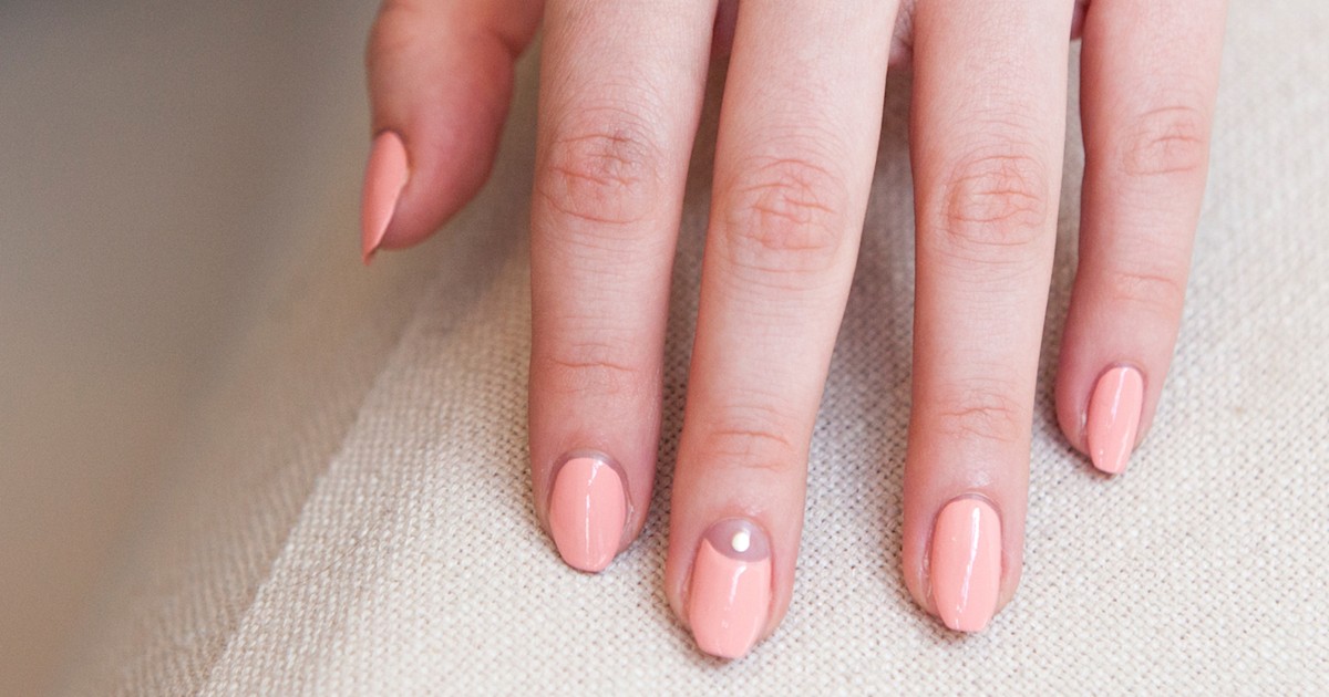 How to create evil eye nail art right at home