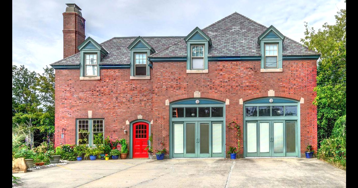 Firehouse home: See this 86-year-old firehouse flipped into a gorgeous home