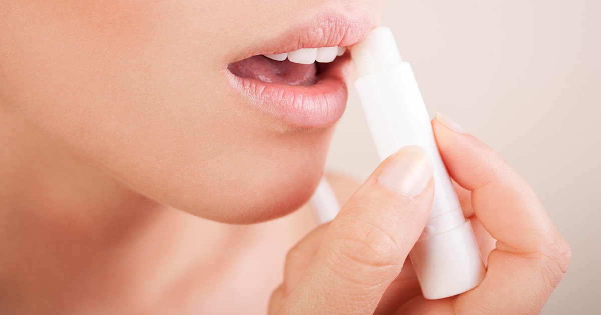 How to protect your lips in winter