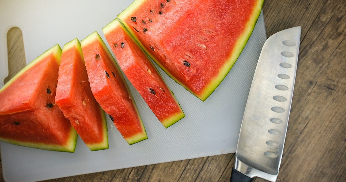 Watermelon Bae shows how to cut up a watermelon properly