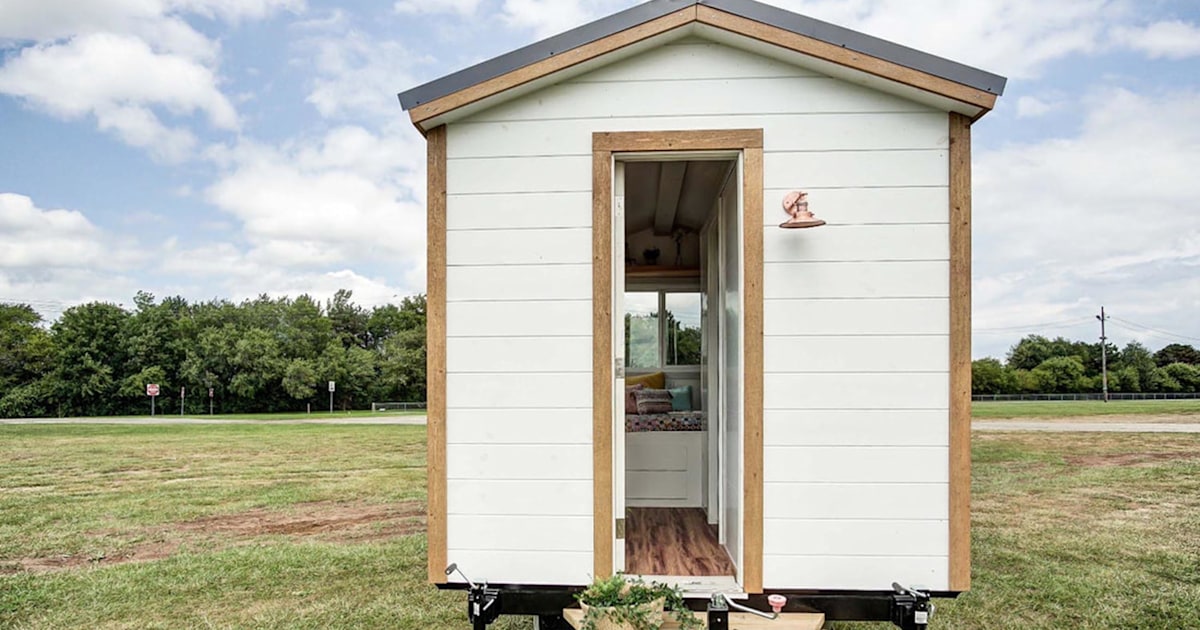 This tiny 'Nugget' home is only 100 square feet — see inside!