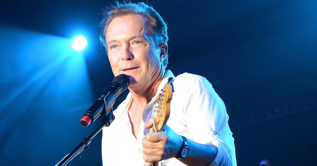 David Cassidy hospitalized for organ failure, surrounded by family