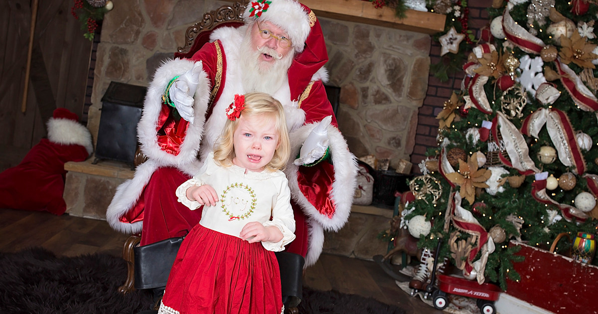 Scared of Santa: Parents share hilarious holiday photos