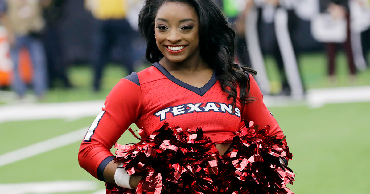 Simone Biles has perfect response to shamers after cheerleading debut