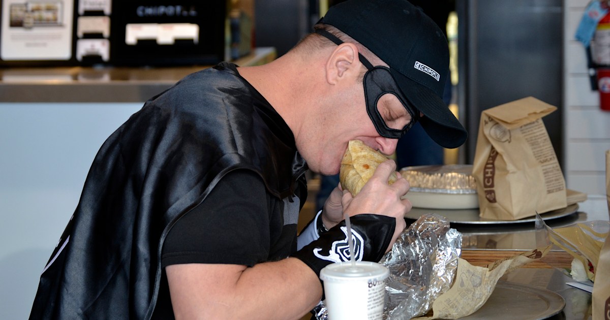 Ohio man sets record for eating most consecutive Chipotle meals Ohio man sets record for eating most consecutive Chipotle meals