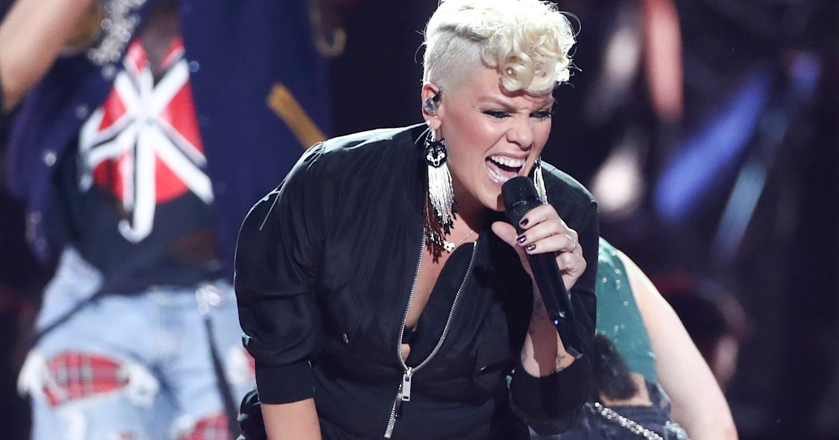 Pink can't believe her Super Bowl luck: She's singing and the Eagles ...