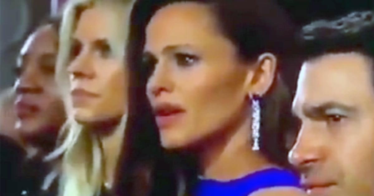 Jennifer Garner pokes fun at Oscars meme of herself