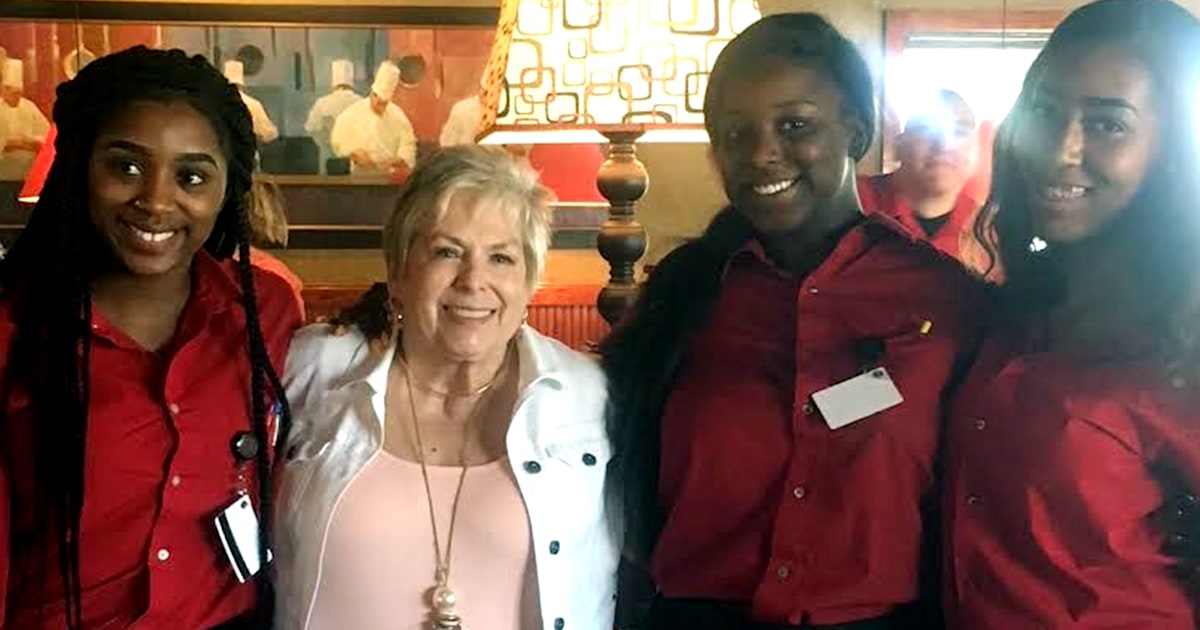 Ruby Tuesday staff turns Mother's Day around for mom eating alone