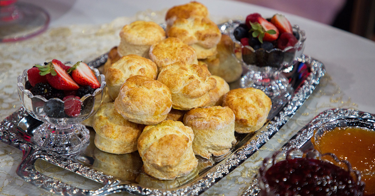 Food, drinks, decor, games: The ultimate royal wedding viewing party