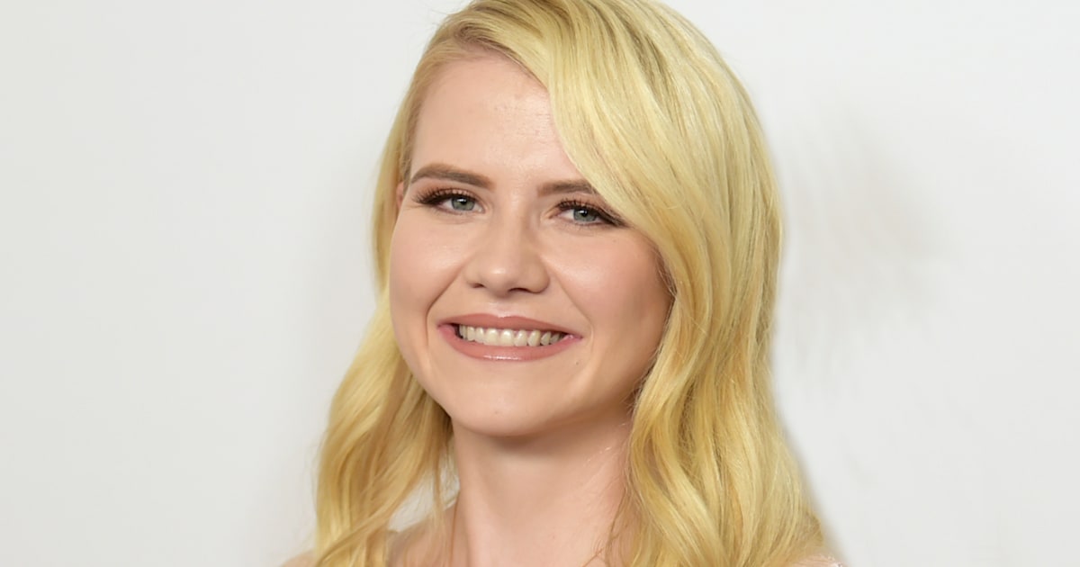 Elizabeth Smart reveals she's expecting baby No. 3