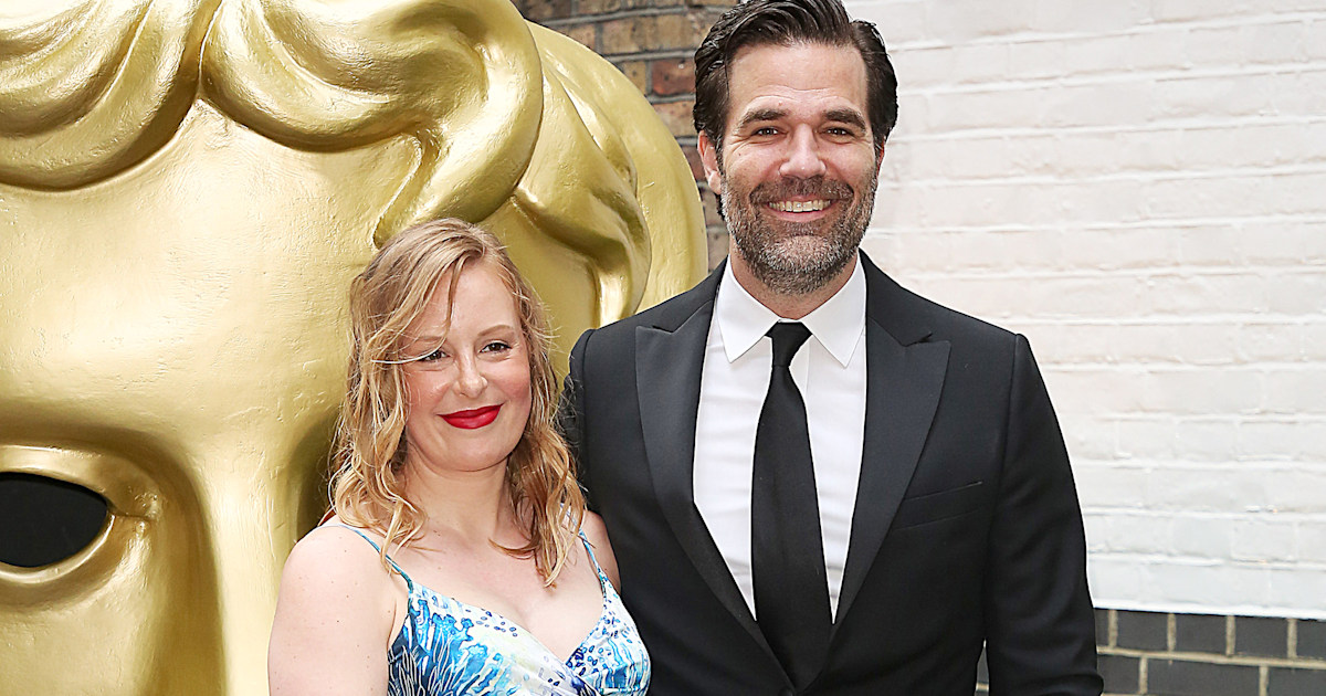 Rob Delaney reveals his wife is pregnant 5 months after their toddler ...