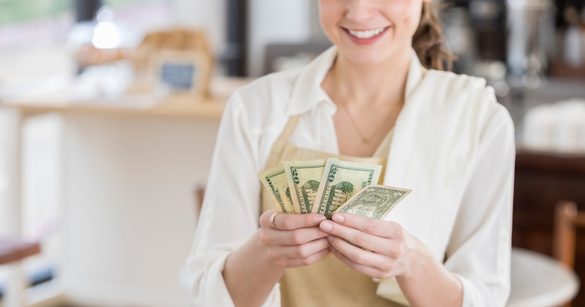 'Tip the bill' challenge inspires kindness at restaurants