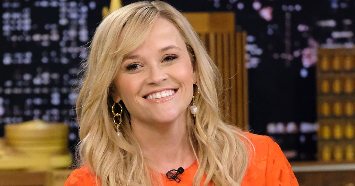 Reese Witherspoon pitches her own HGTV show, raves about 'Fixer Upper'