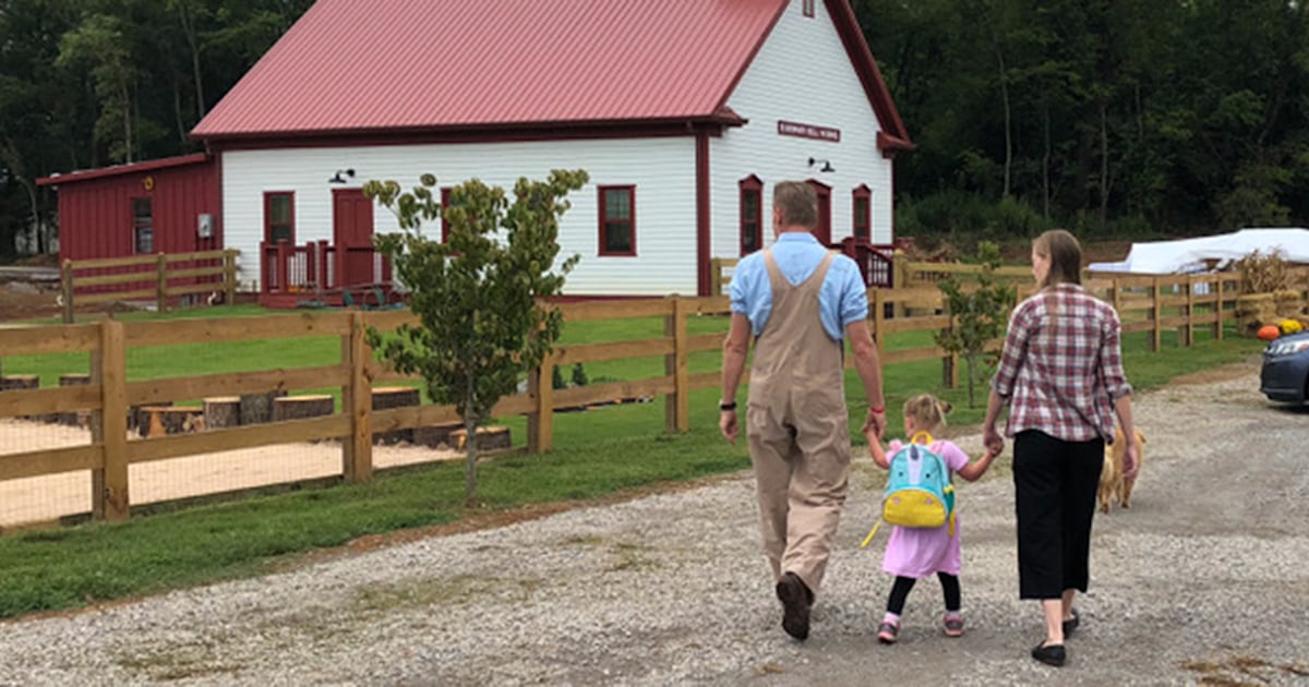 Rory Feek built a schoolhouse for his daughter, Indiana
