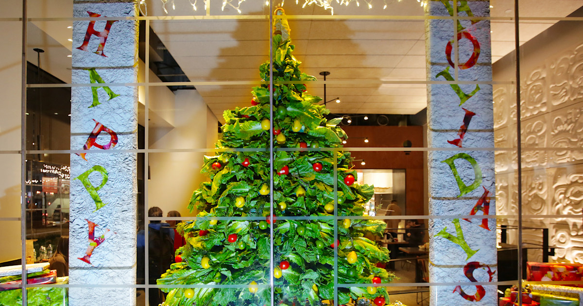 Chipotle Mexican Grill makes holiday window displays with its food