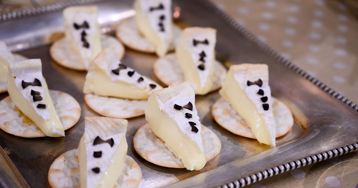 Easy Tuxedo Brie Cheese Bites Recipe