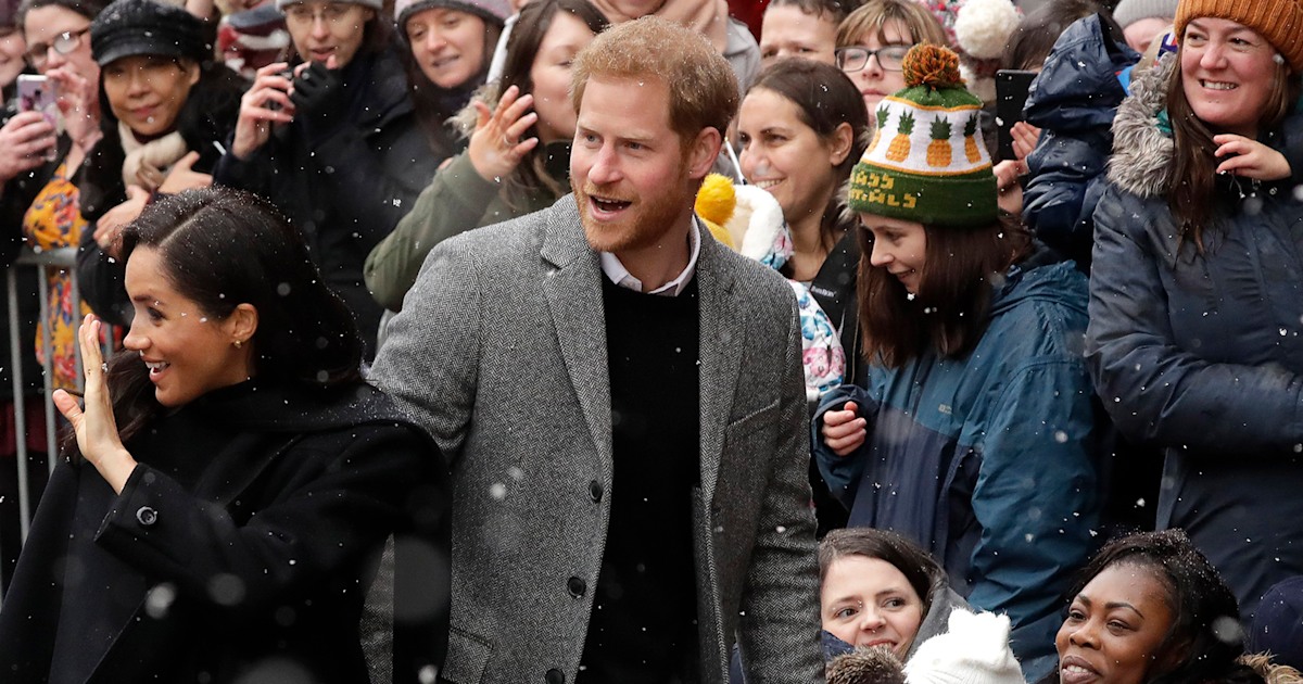 Meghan Markle, Prince Harry brave the snow to greet fans during royal ...
