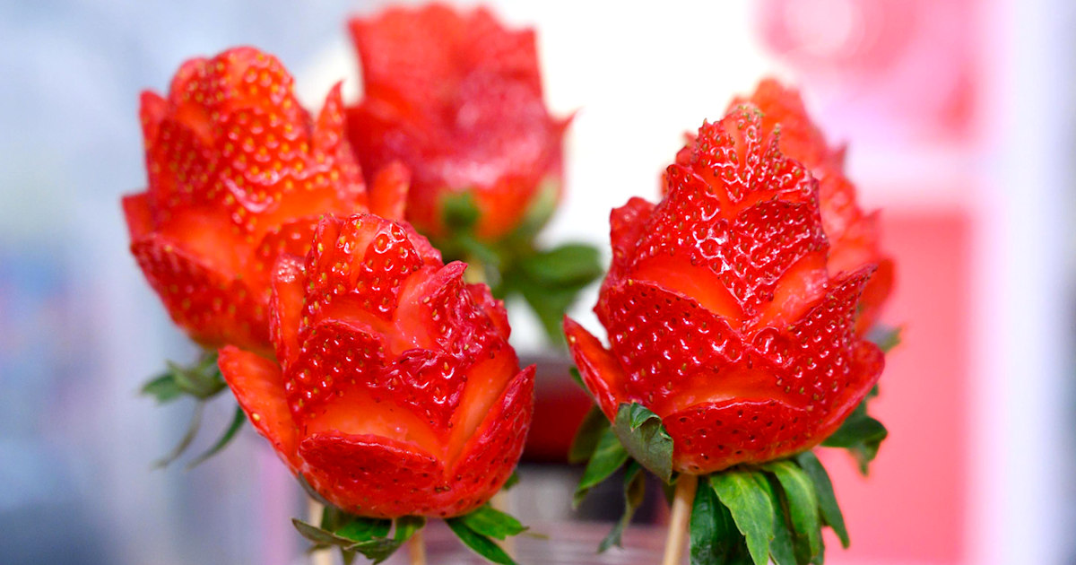 Long-Stem Strawberry Roses with White Chocolate Fondue
