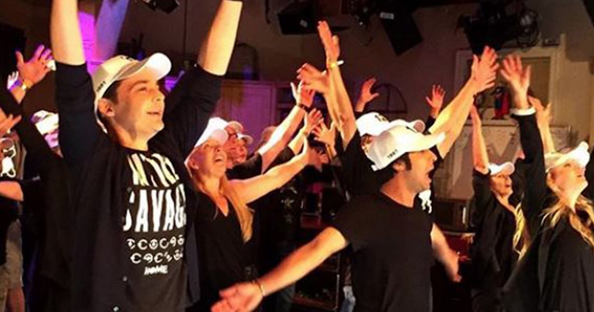 'Big Bang Theory' cast performs epic dance
