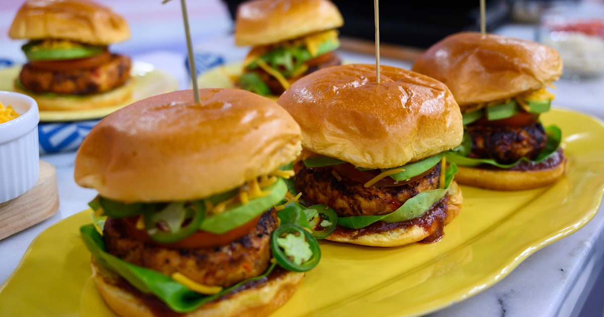 Siri Daly's Barbecue Chicken Burgers Recipe