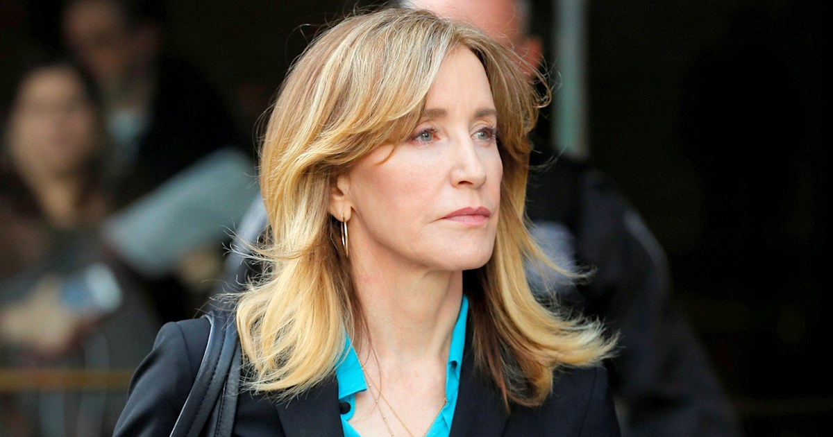 Felicity Huffman agrees to plead guilty in college admissions scandal