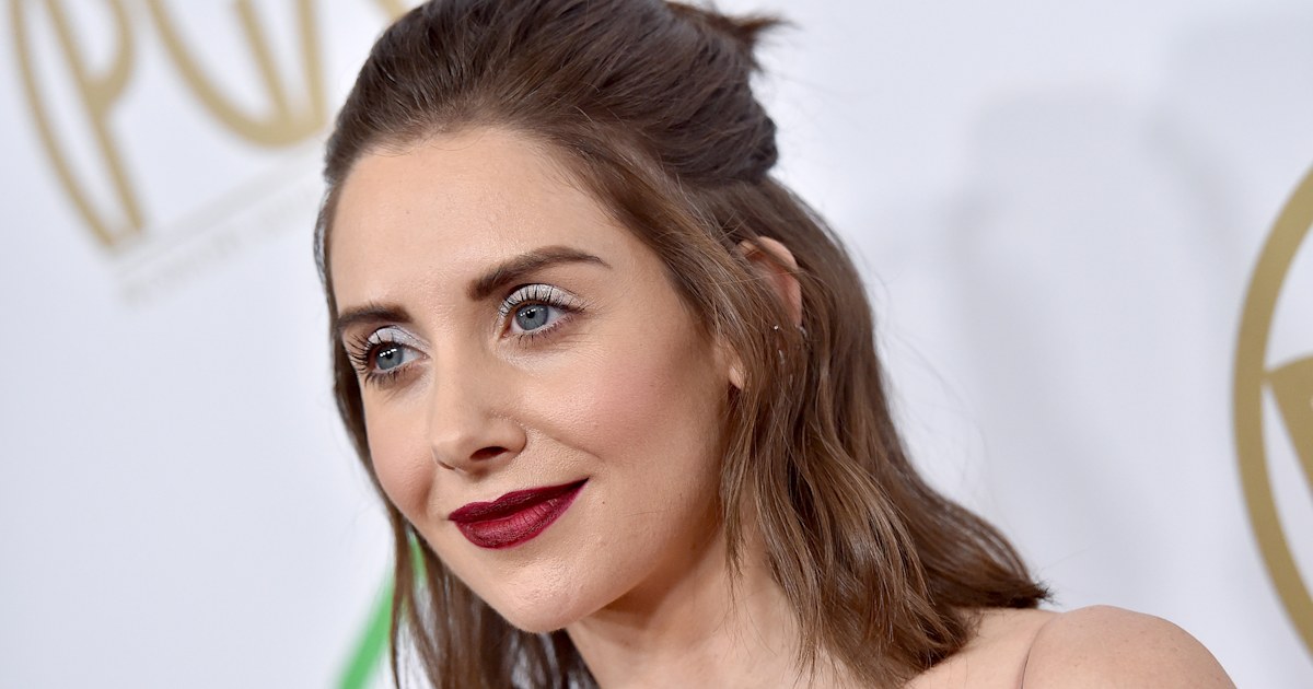 Alison Brie has blond hair now — see her new look!