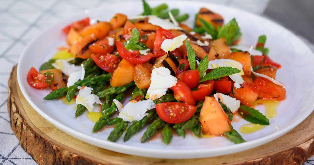 Giada's Grilled Melon Salad and Asparagus Recipe