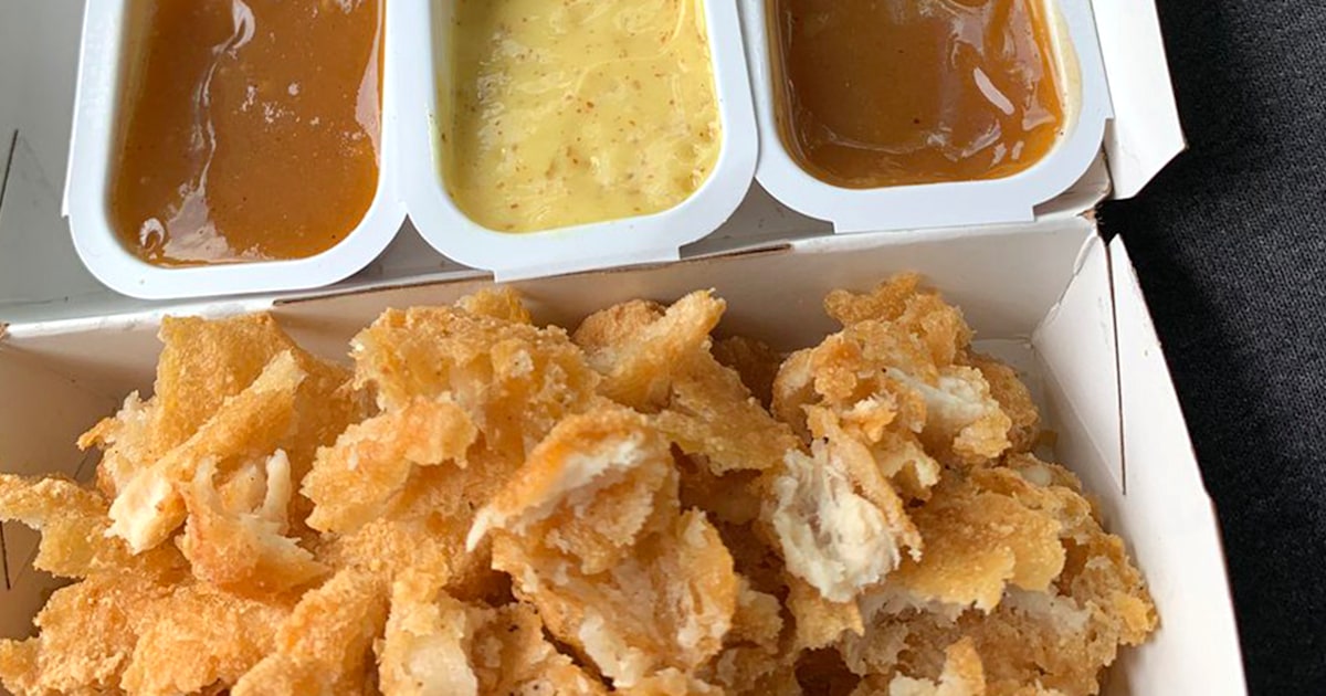 There is a wrong way to eat chicken nuggets — and this guy did it