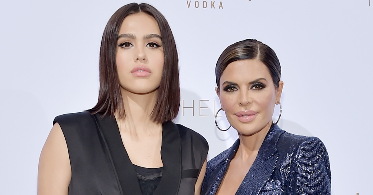 Lisa Rinna discusses daughter Amelia Hamlin's struggle with anorexia