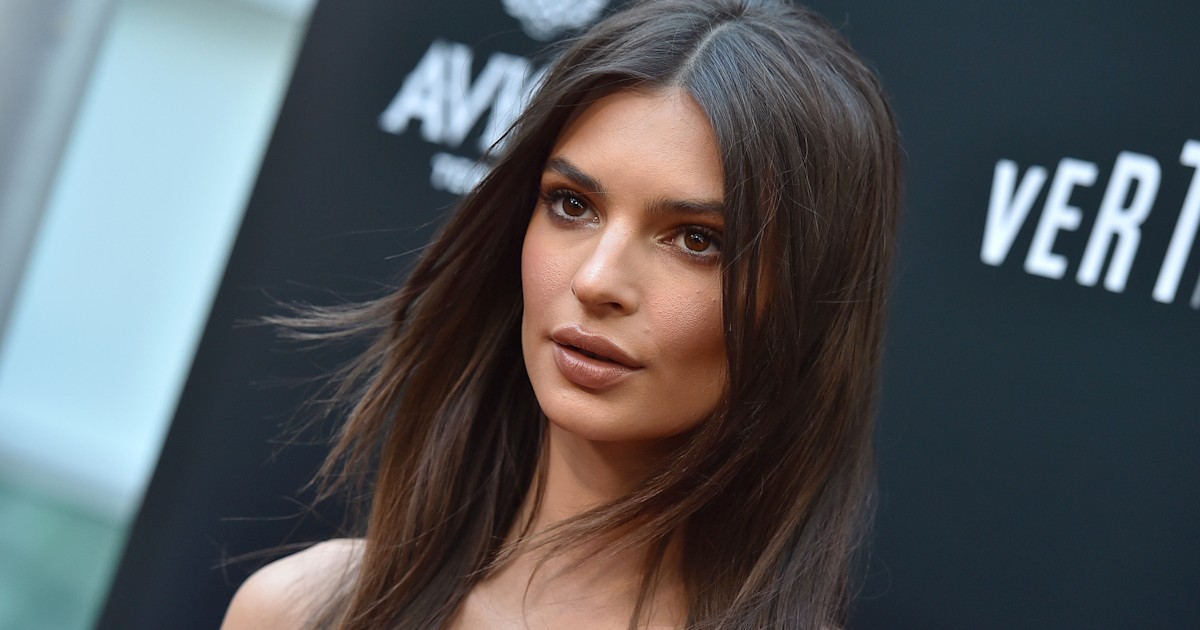 Emily Ratajkowski wears bob haircut to 2019 Tony Awards