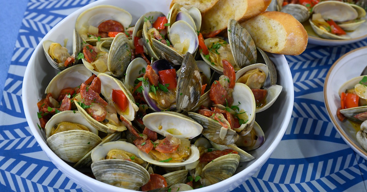 Littleneck Clams with Chorizo Recipe