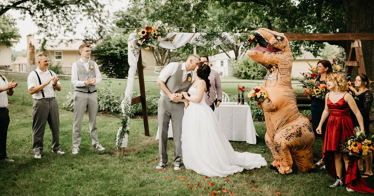 Bride told maid of honor she could wear 'anything' — so she dressed as ...