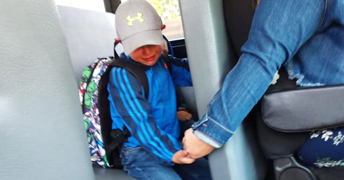 School bus driver comforts crying boy on 1st day of school
