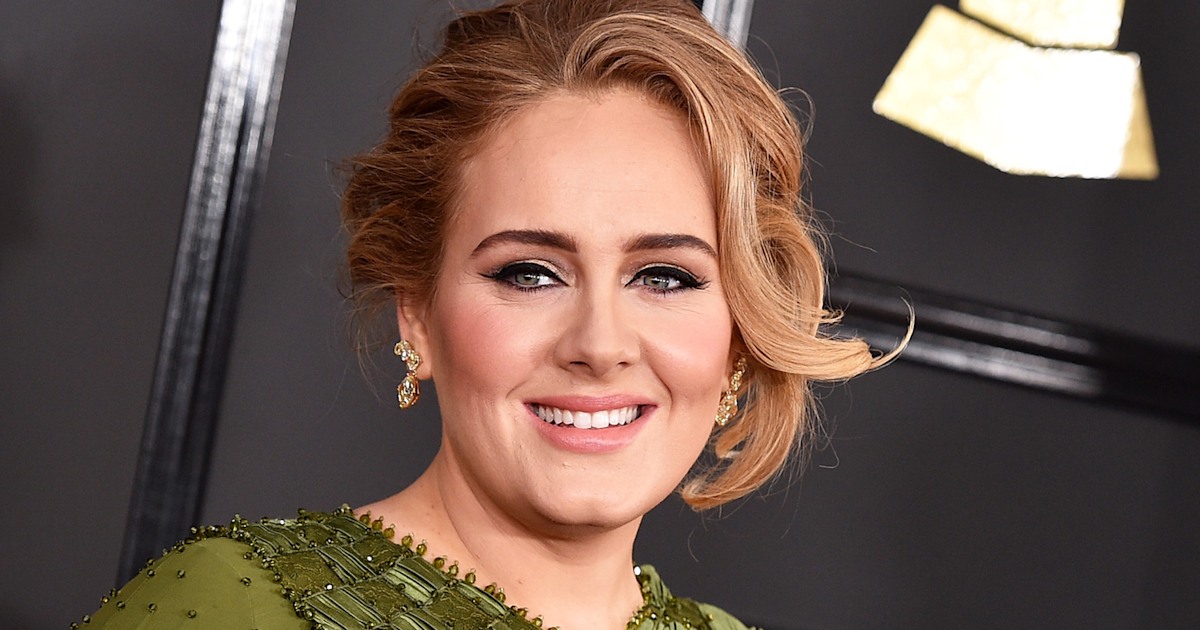 Adele looks incredible as a glamorous Captain Hook on Halloween