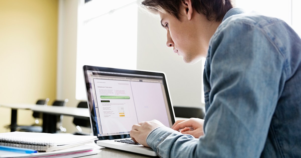 Mom advice on how to help your kids' college applications