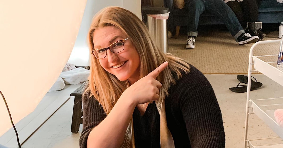 Parents fall asleep during newborn photo shoot in viral photo