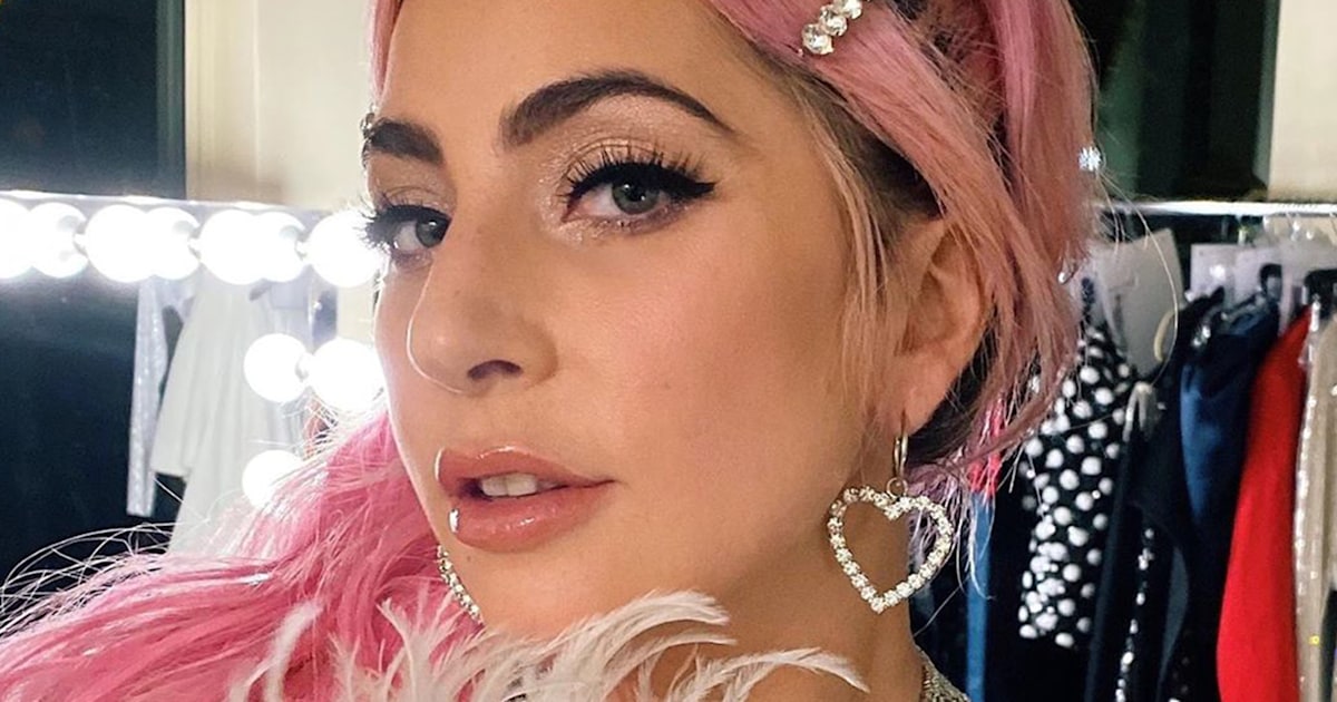Lady Gaga debuts dramatic new look — complete with bleached brows