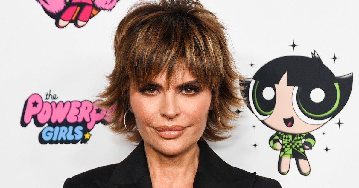 Lisa Rinna ditches her signature look to try 4 hairstyles in 1 day