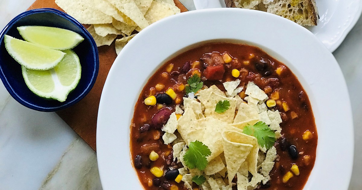 TODAY food stylist feeds elderly neighbors with soup and sourdough